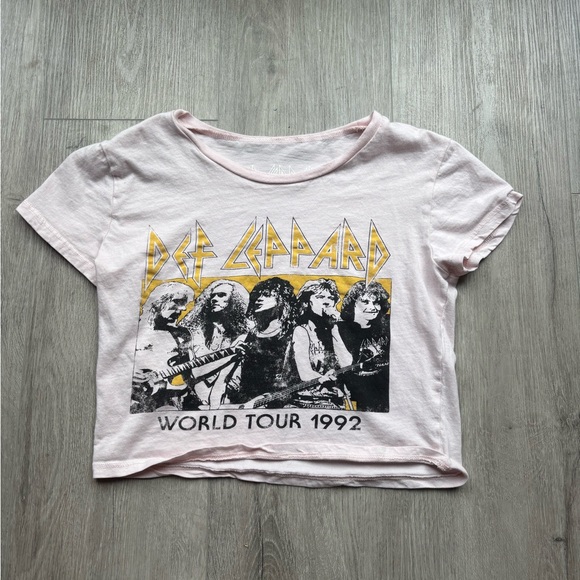 Tilly's | Tops | Tillys Baby Pink Def Leppard Cropped Baby Tee | Poshmark